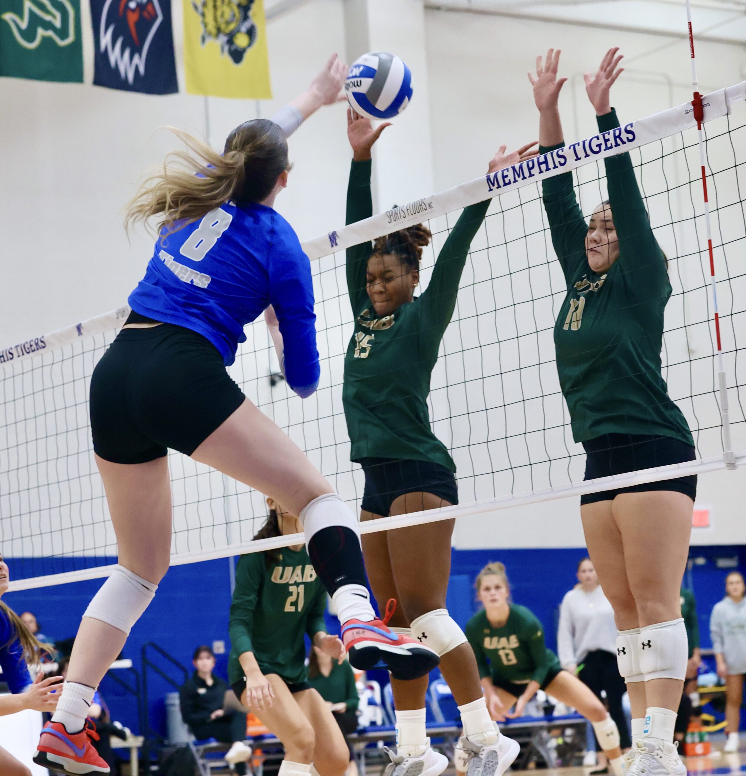 Lady Tigers Dominate UAB Volley Team 3-1 - tennesseetexan.com